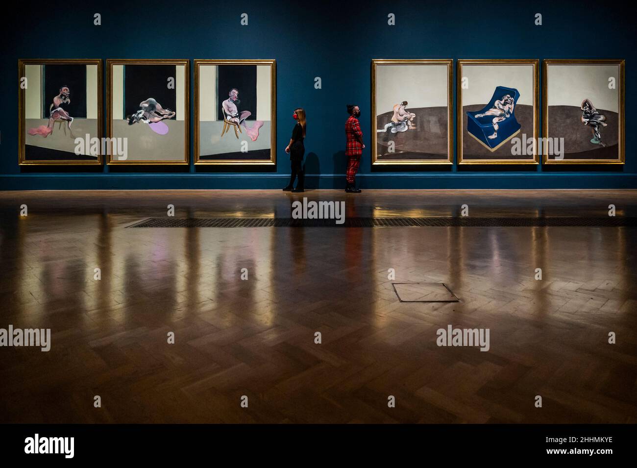 London, UK. 25th Jan, 2022. Three figures in a room, 1964 and Triptych ...