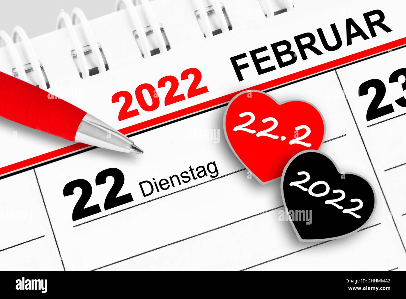 German calendar 2022 February 22 Tuesday and two hearts Stock Photo - Alamy