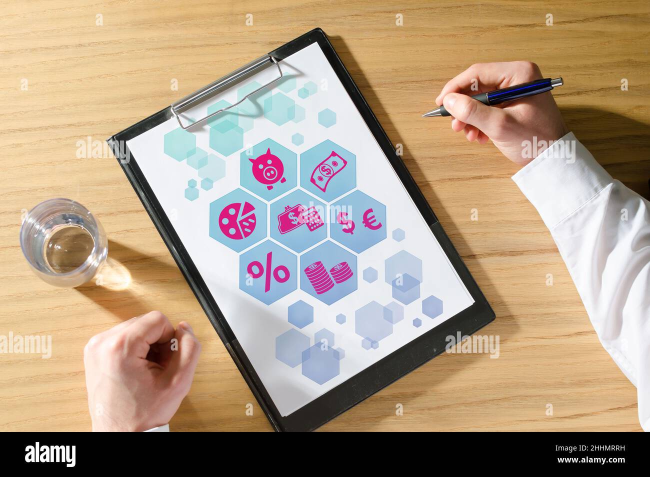 Clipboard business plan credit hi-res stock photography and images - Alamy