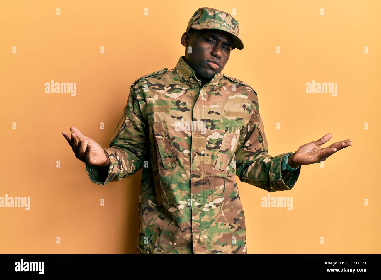 Military person confused hi-res stock photography and images - Alamy