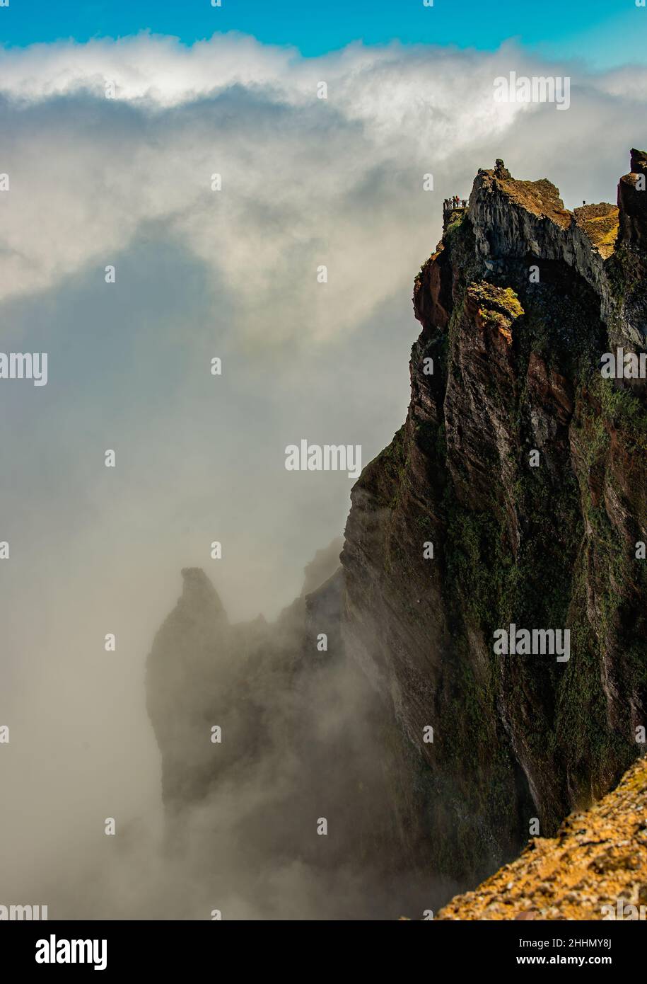 People on viewpoint hi-res stock photography and images - Alamy