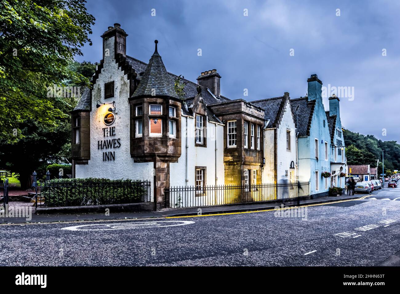 17th century coaching inn hi-res stock photography and images - Alamy