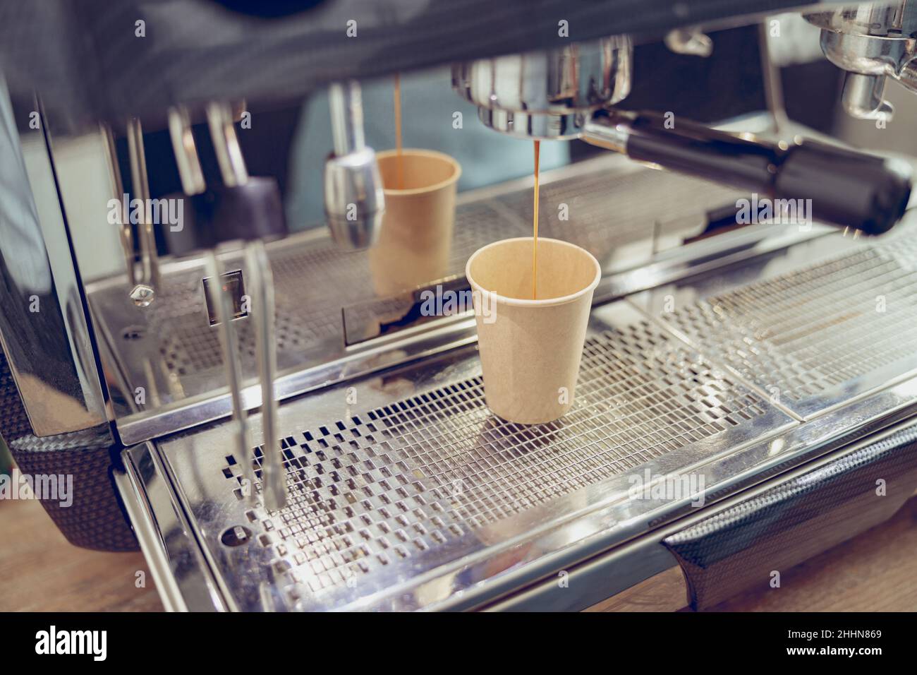 Paper cup machine hi-res stock photography and images - Alamy