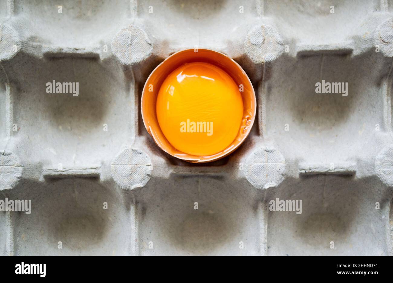 Egg shell paper texture hi-res stock photography and images - Alamy