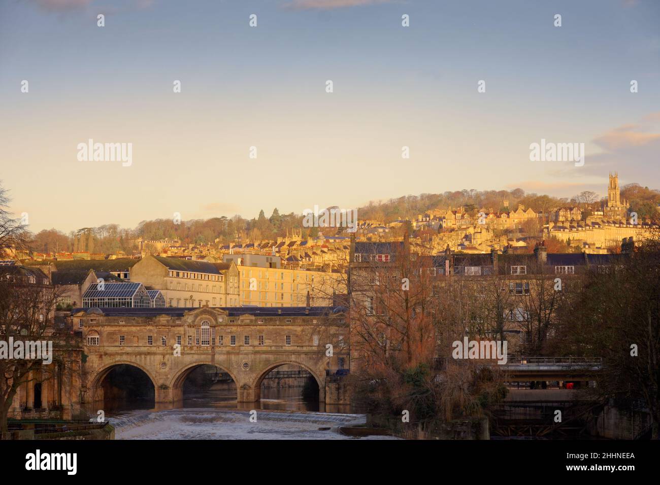 sunrise golden hour at Pulteney bridge / weir bath Stock Photo - Alamy
