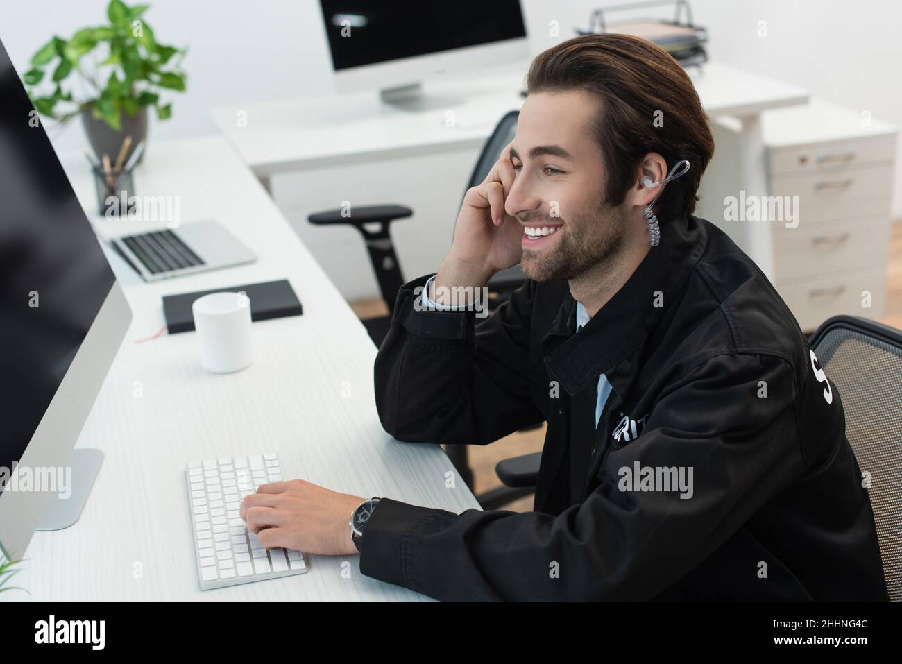 Security guard man happy hi-res stock photography and images - Alamy