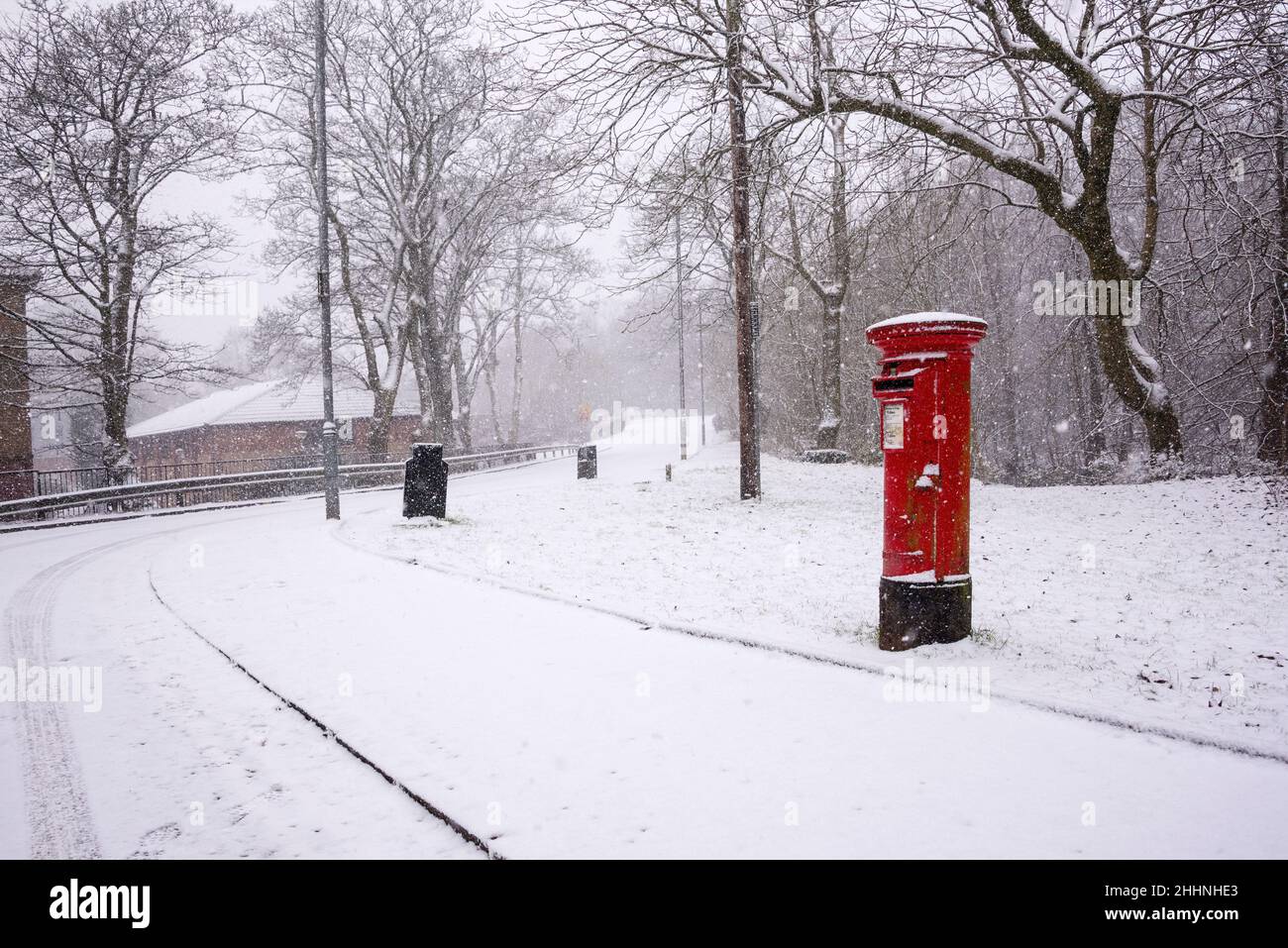 Street post box hi-res stock photography and images - Alamy