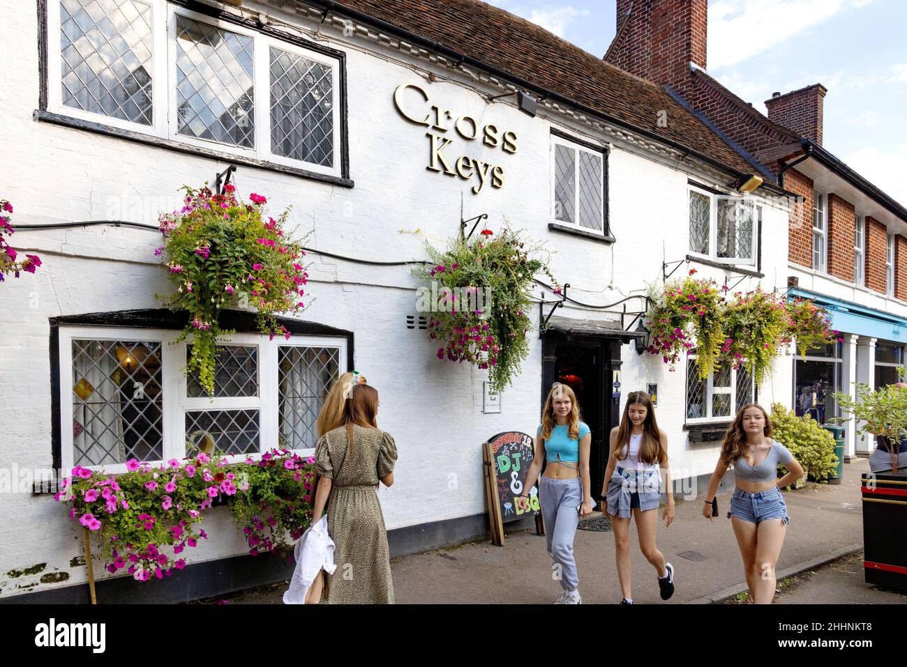 Girls and sunshine hi-res stock photography and images - Alamy