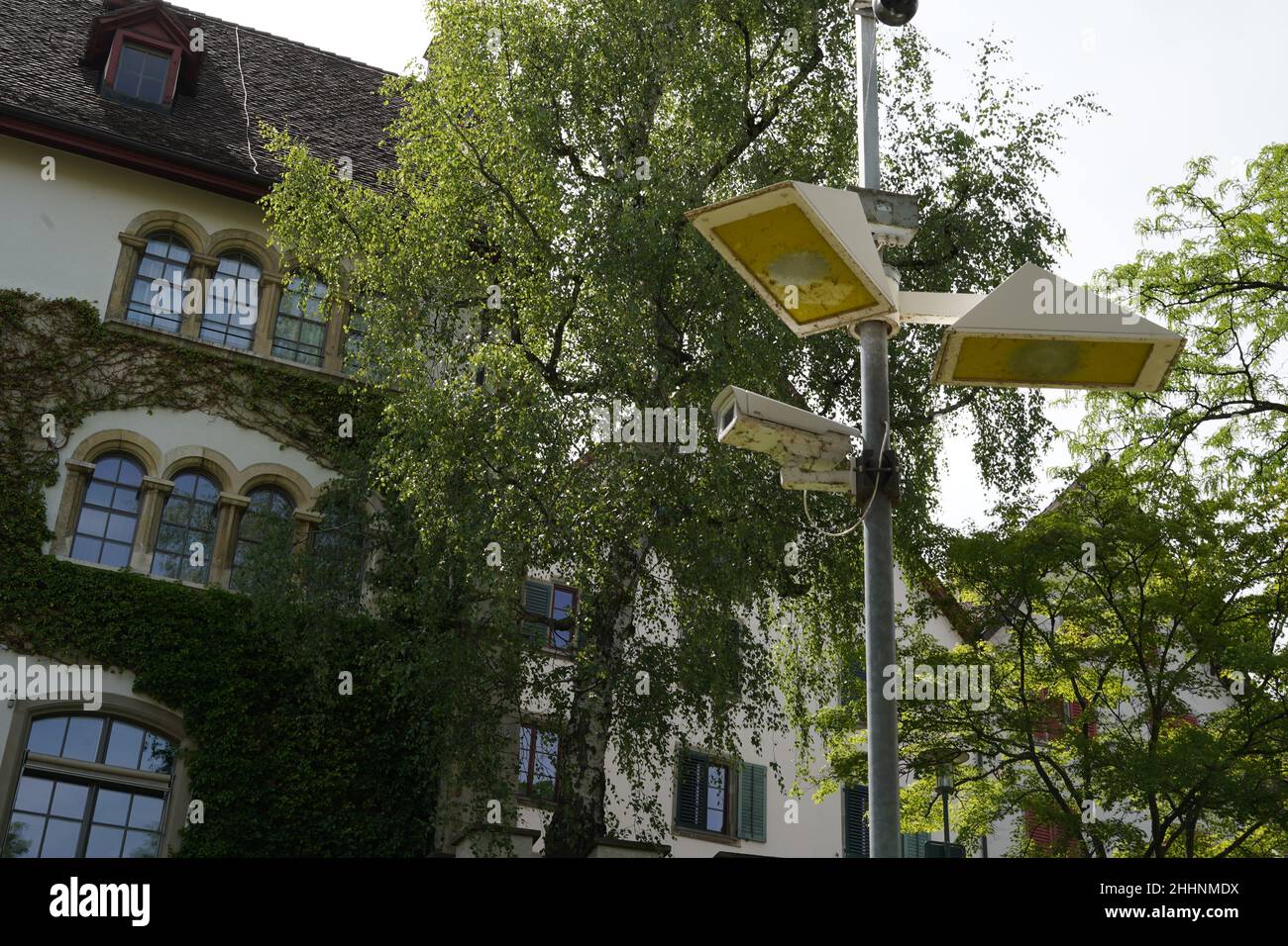 Cctv watching people hi-res stock photography and images - Alamy