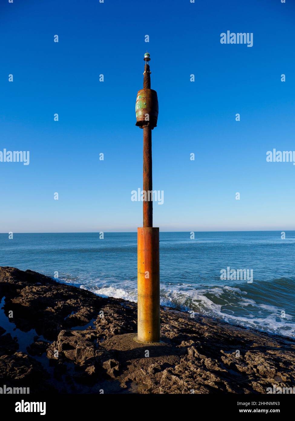 Breakwater and submerged rocks hi-res stock photography and images - Alamy