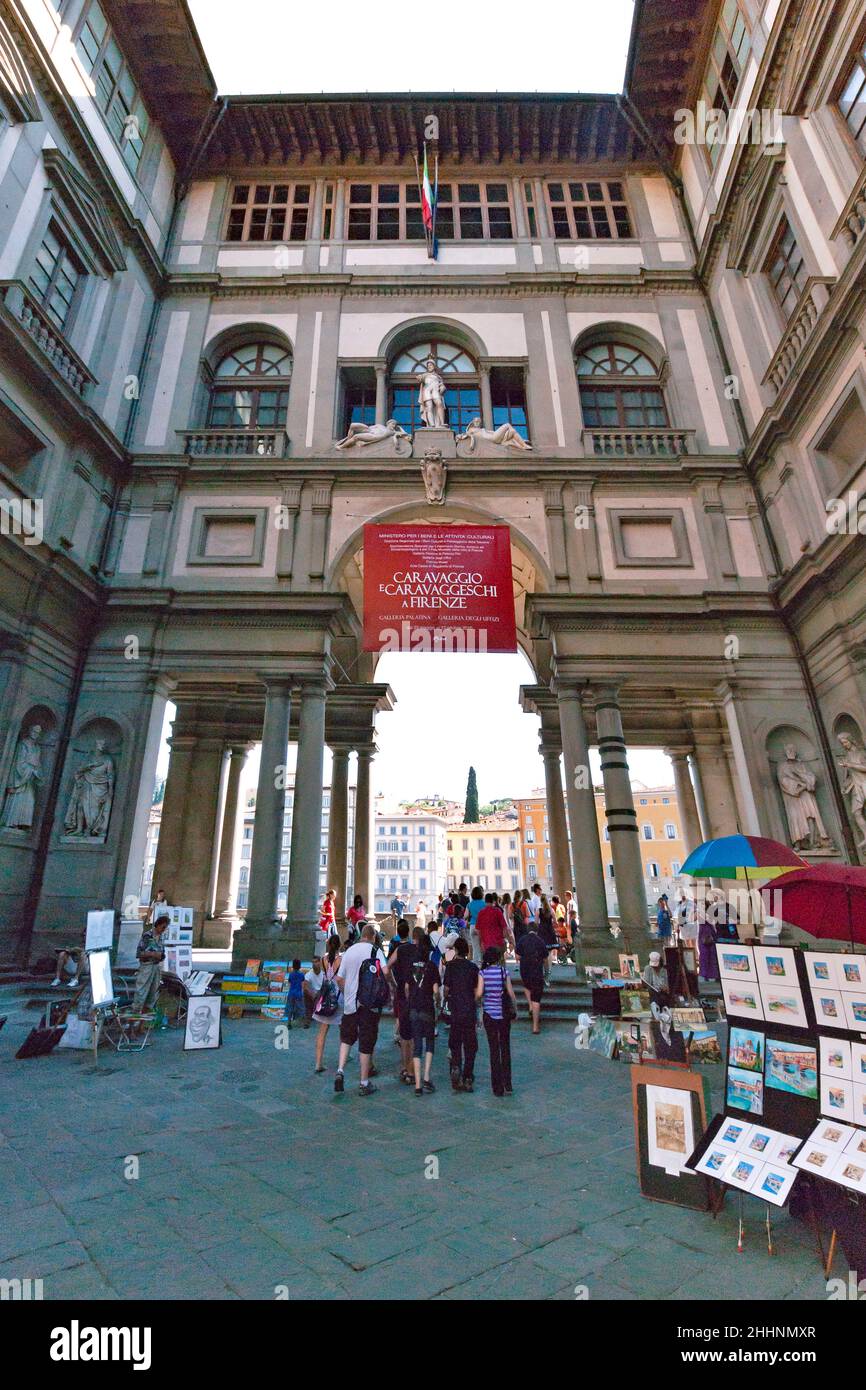Cityscape, Piazzale degli Uffizi largosquare, Florence, Tuscany, Italy ...