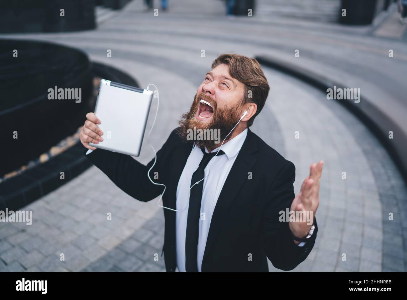 Businessman crying hi-res stock photography and images - Alamy