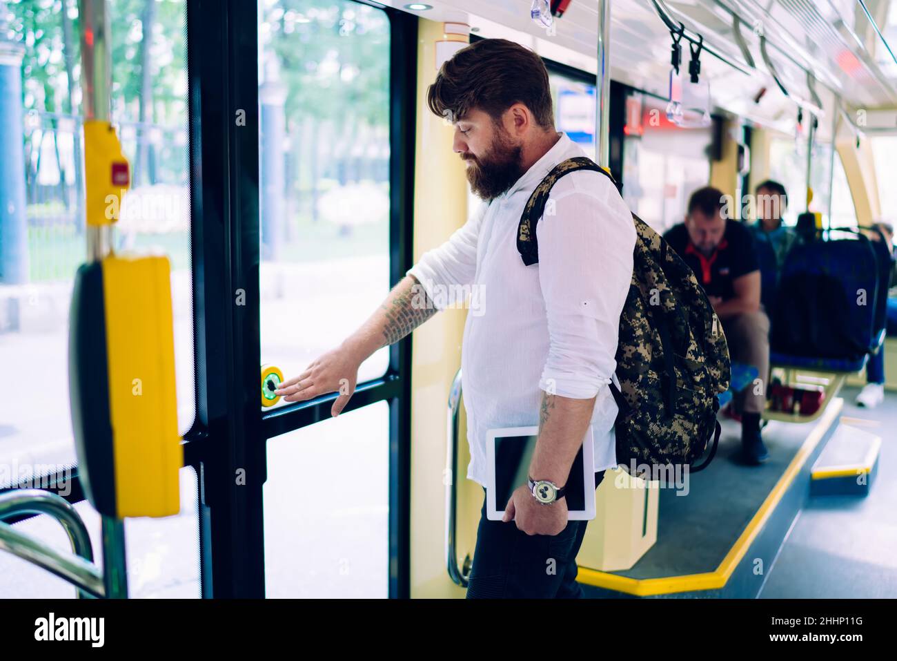 Digital schedule bus hi-res stock photography and images - Alamy