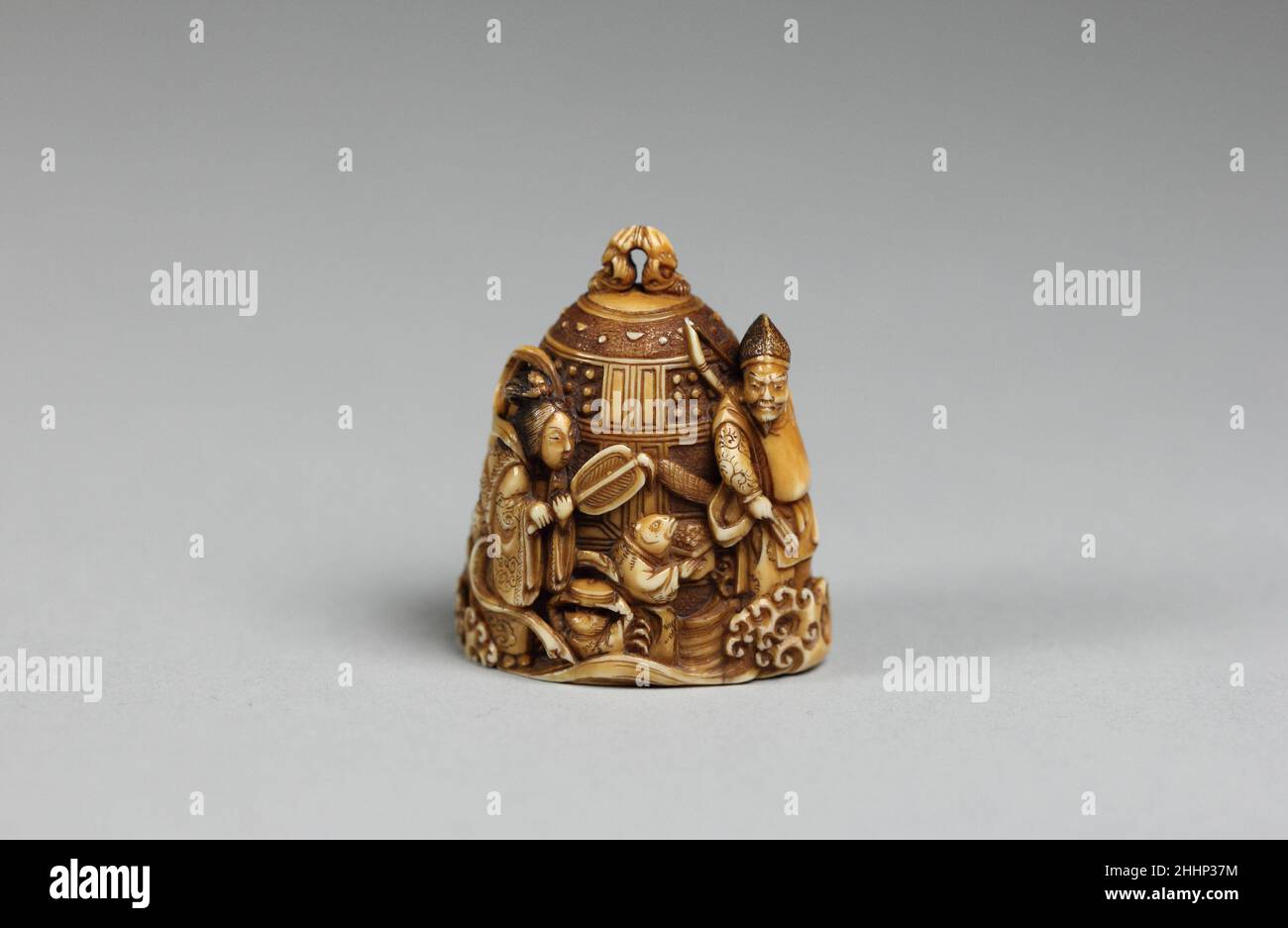 Netsuke form hi-res stock photography and images - Alamy