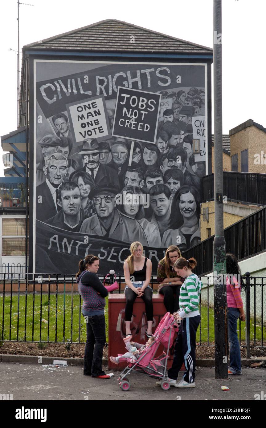 Derry 1972 High Resolution Stock Photography and Images - Alamy