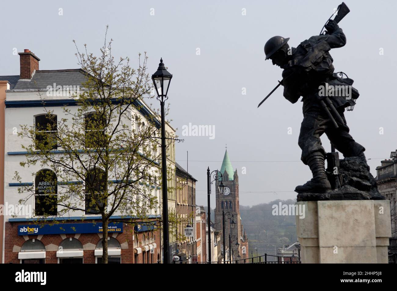 Statue derry hi-res stock photography and images - Alamy