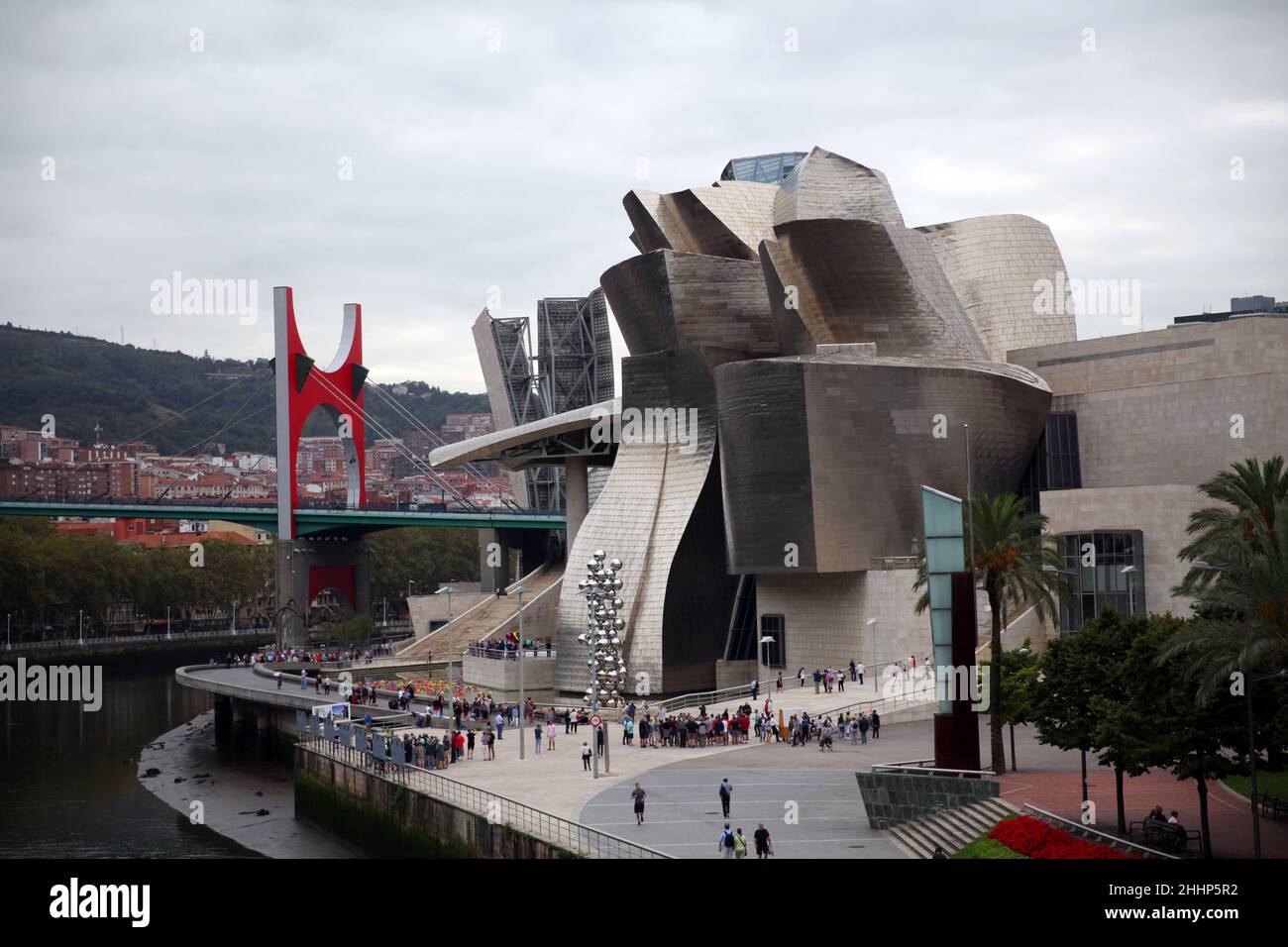 Bilbao guggenheim above hi-res stock photography and images - Alamy