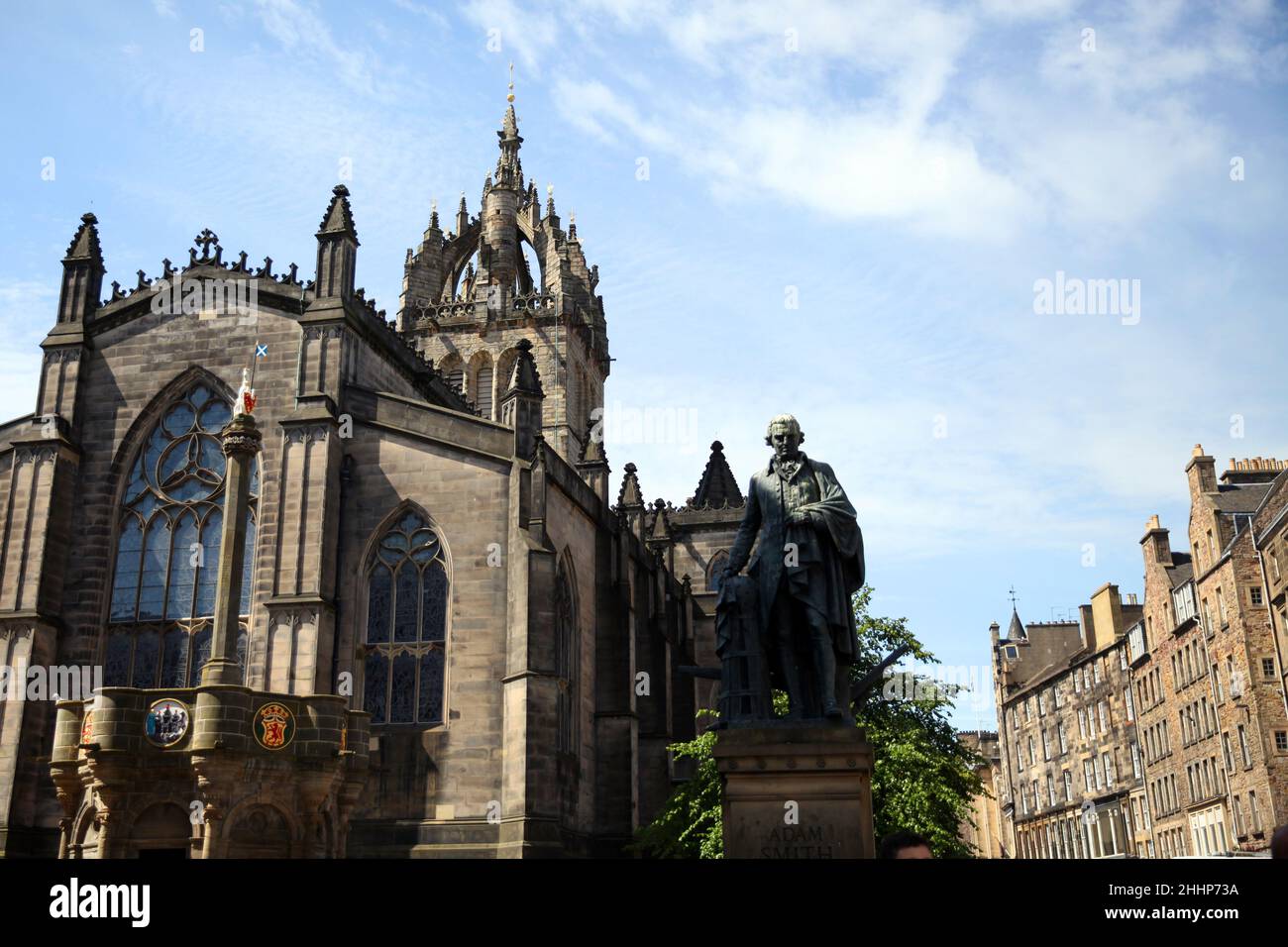 Edinburgh churches church castle view hi-res stock photography and ...