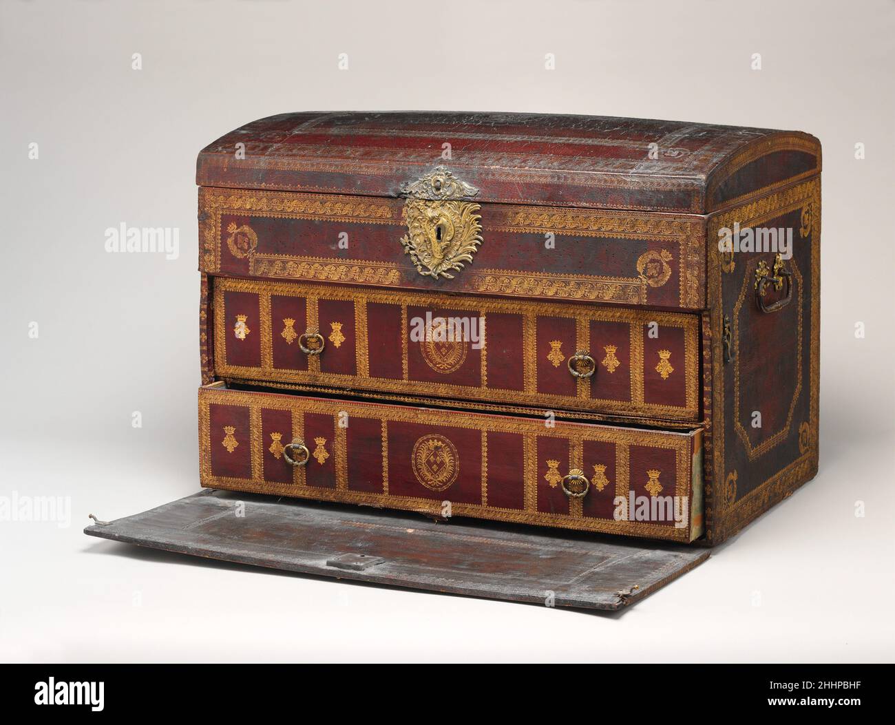 Lozenge shaped shield hi-res stock photography and images - Alamy