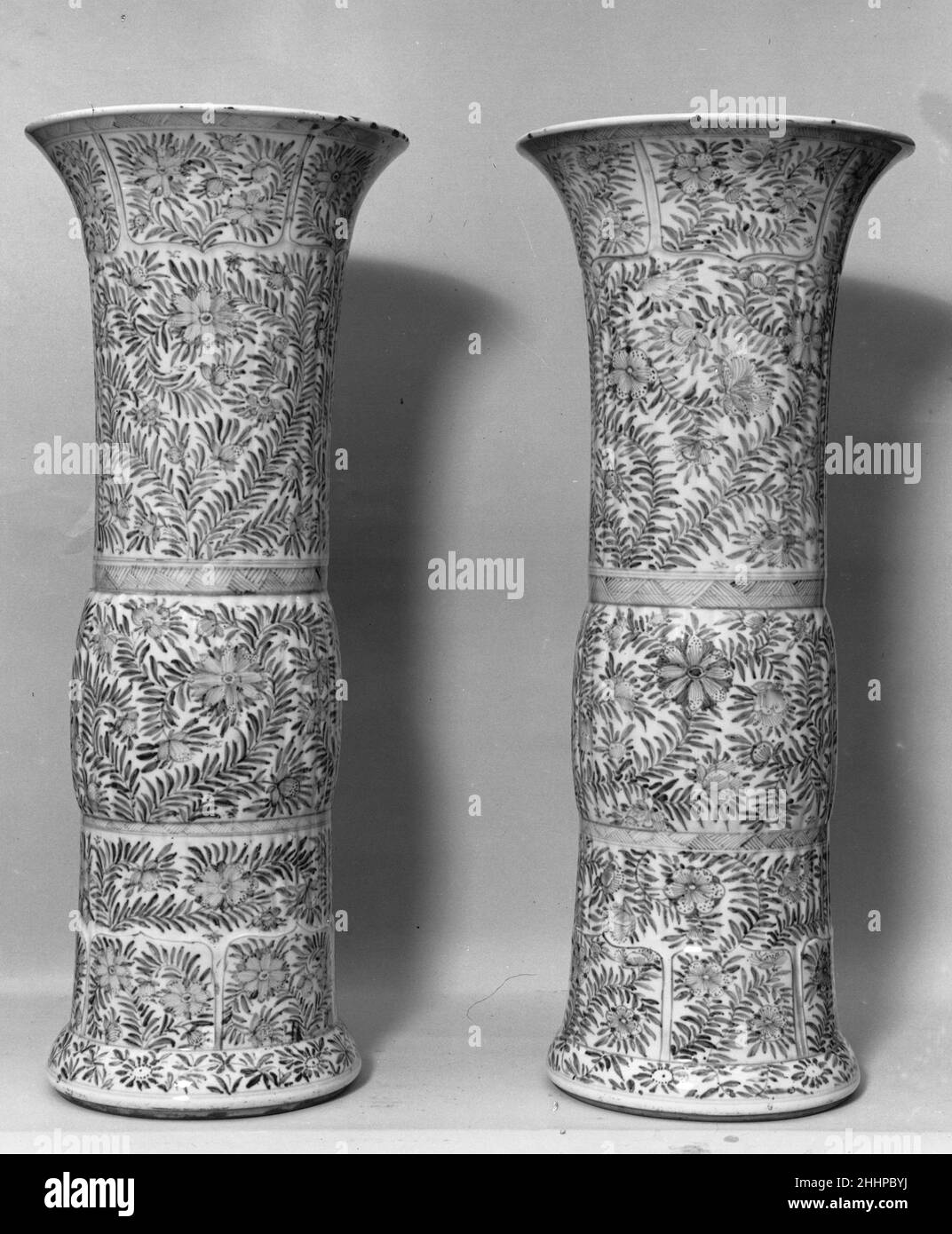 Vase with floral patterns late 17th–early 18th century China. Vase with ...