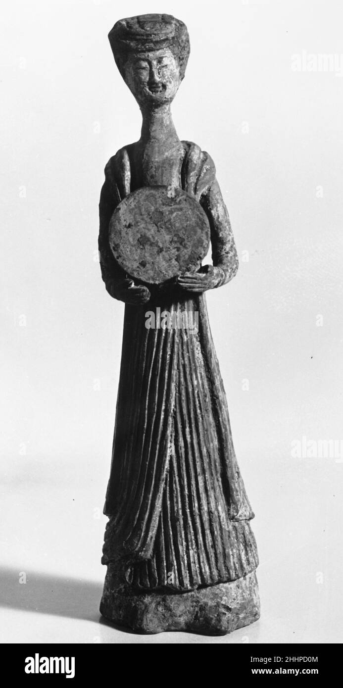 Chinese porcelain figure Black and White Stock Photos & Images - Alamy