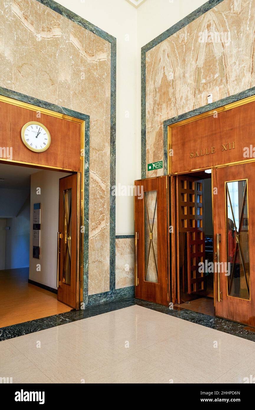 United nations headquarters interior hi-res stock photography and ...