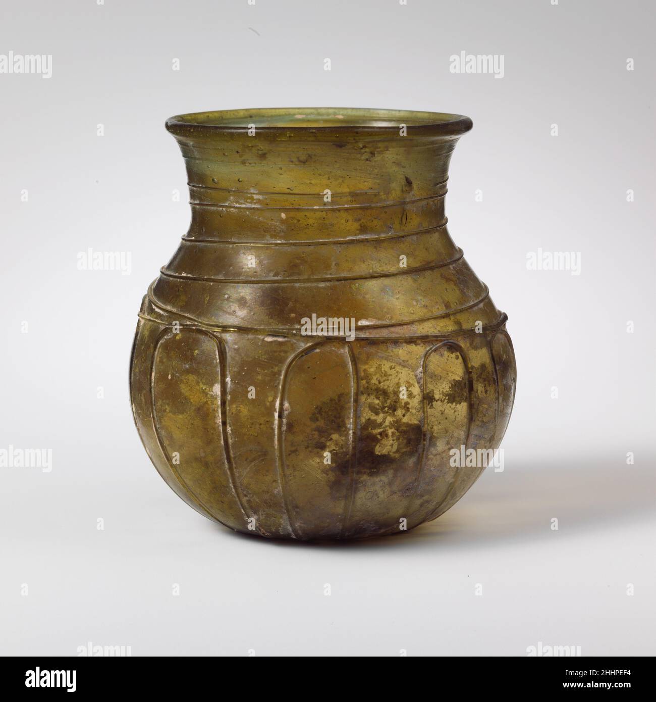 Irregular brown patches hi-res stock photography and images - Alamy