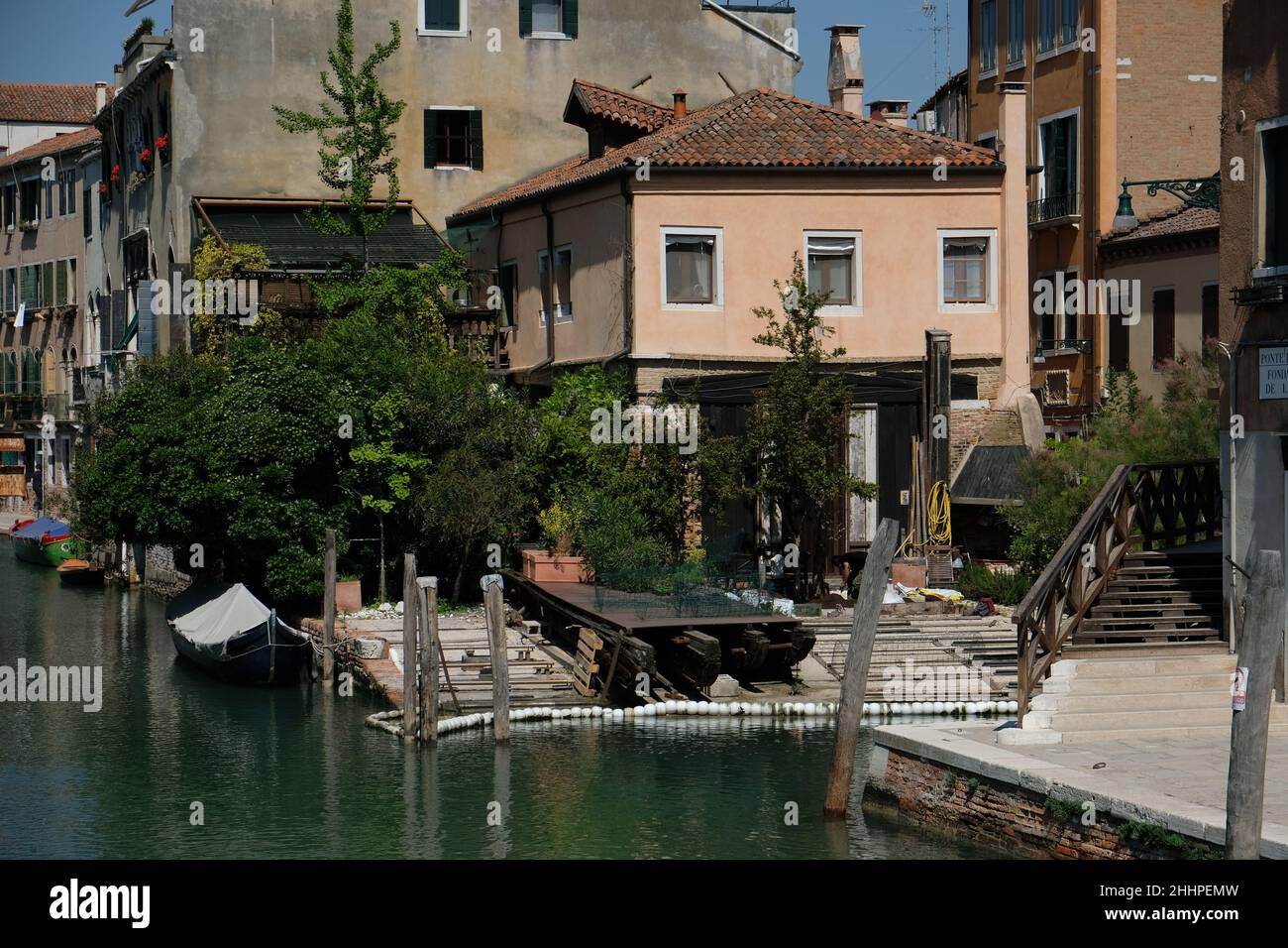 Clean venice canals hi-res stock photography and images - Alamy
