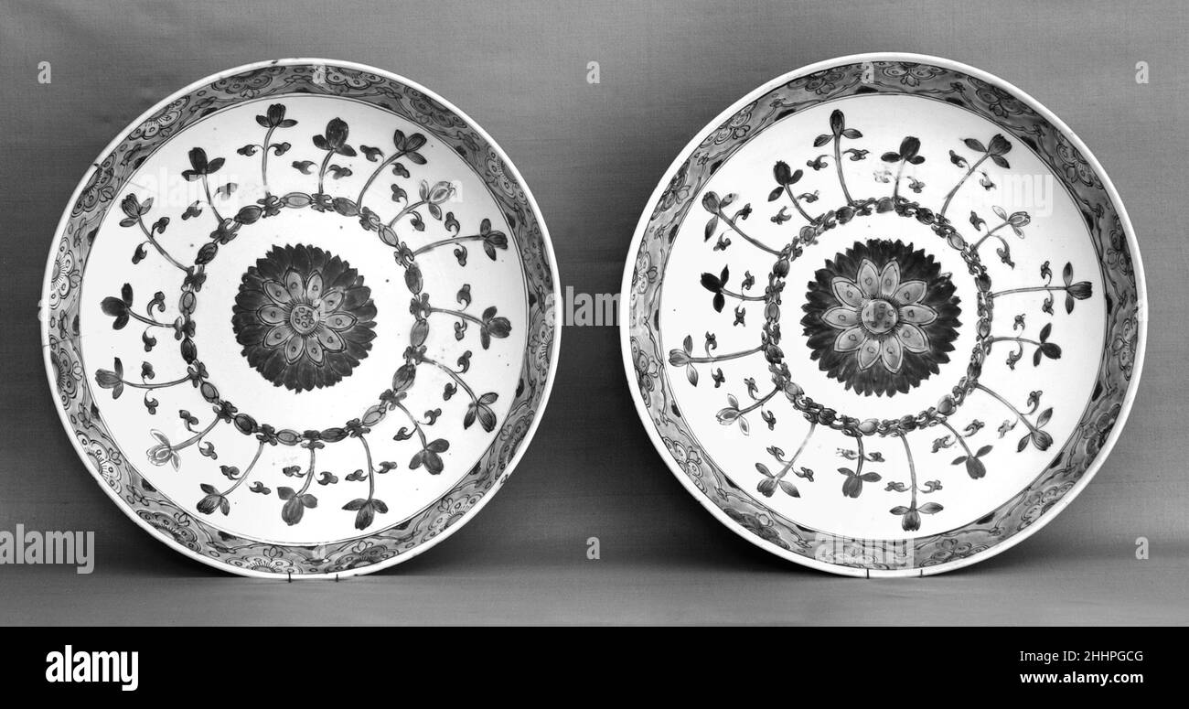 Plate 18th century China. Plate. China. 18th century. Porcelain. Qing ...
