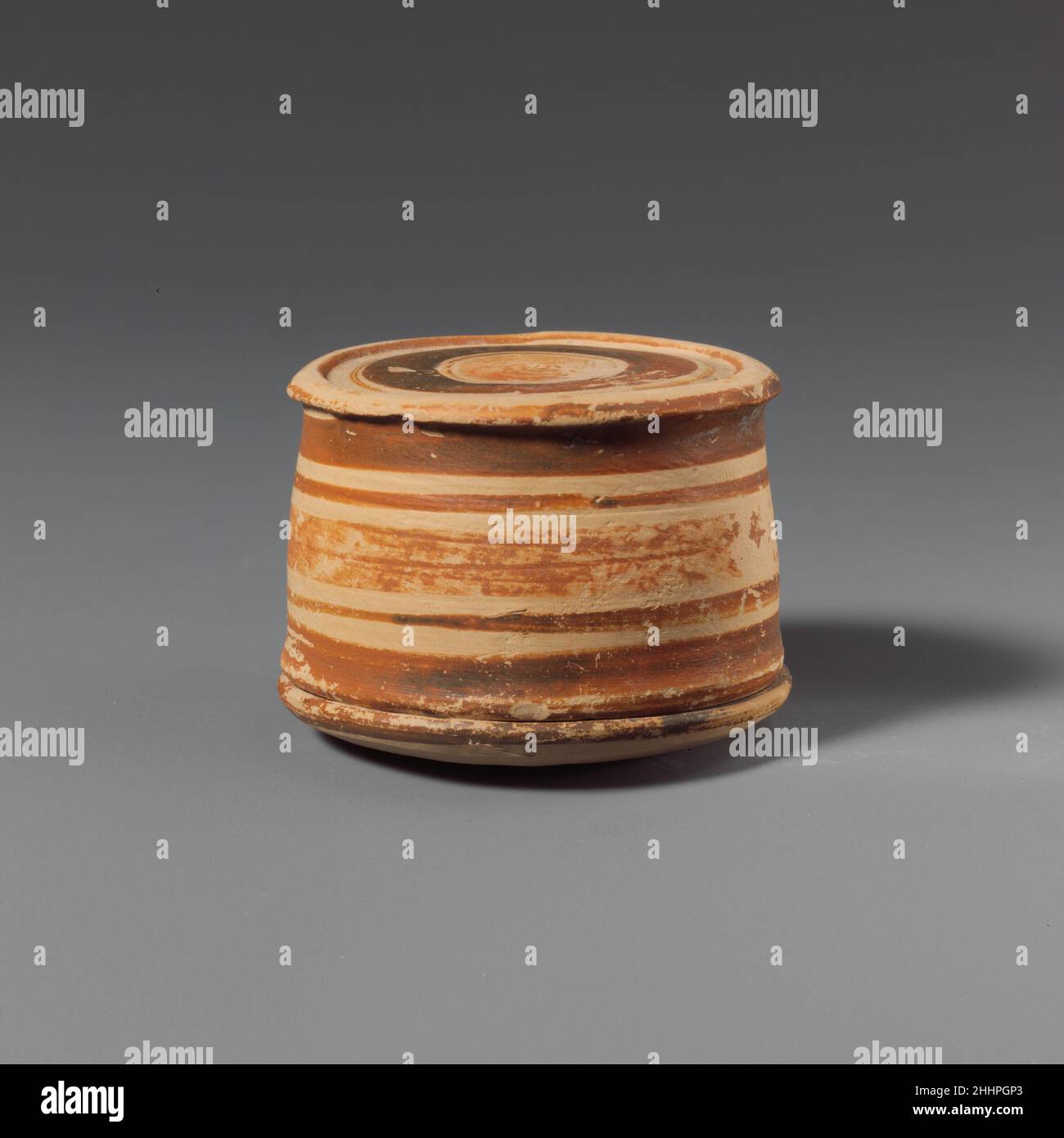 Terracotta pyxis hi-res stock photography and images - Alamy