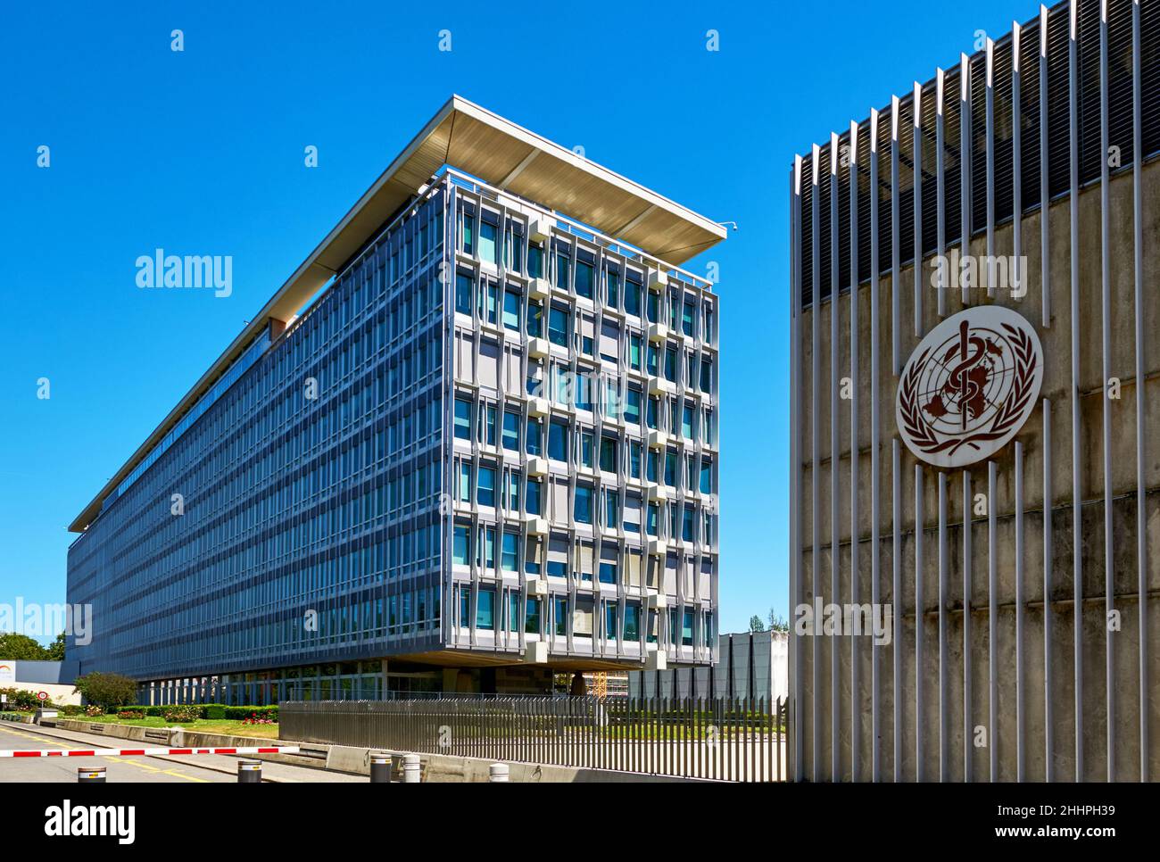 World health organization logo hi-res stock photography and images - Alamy