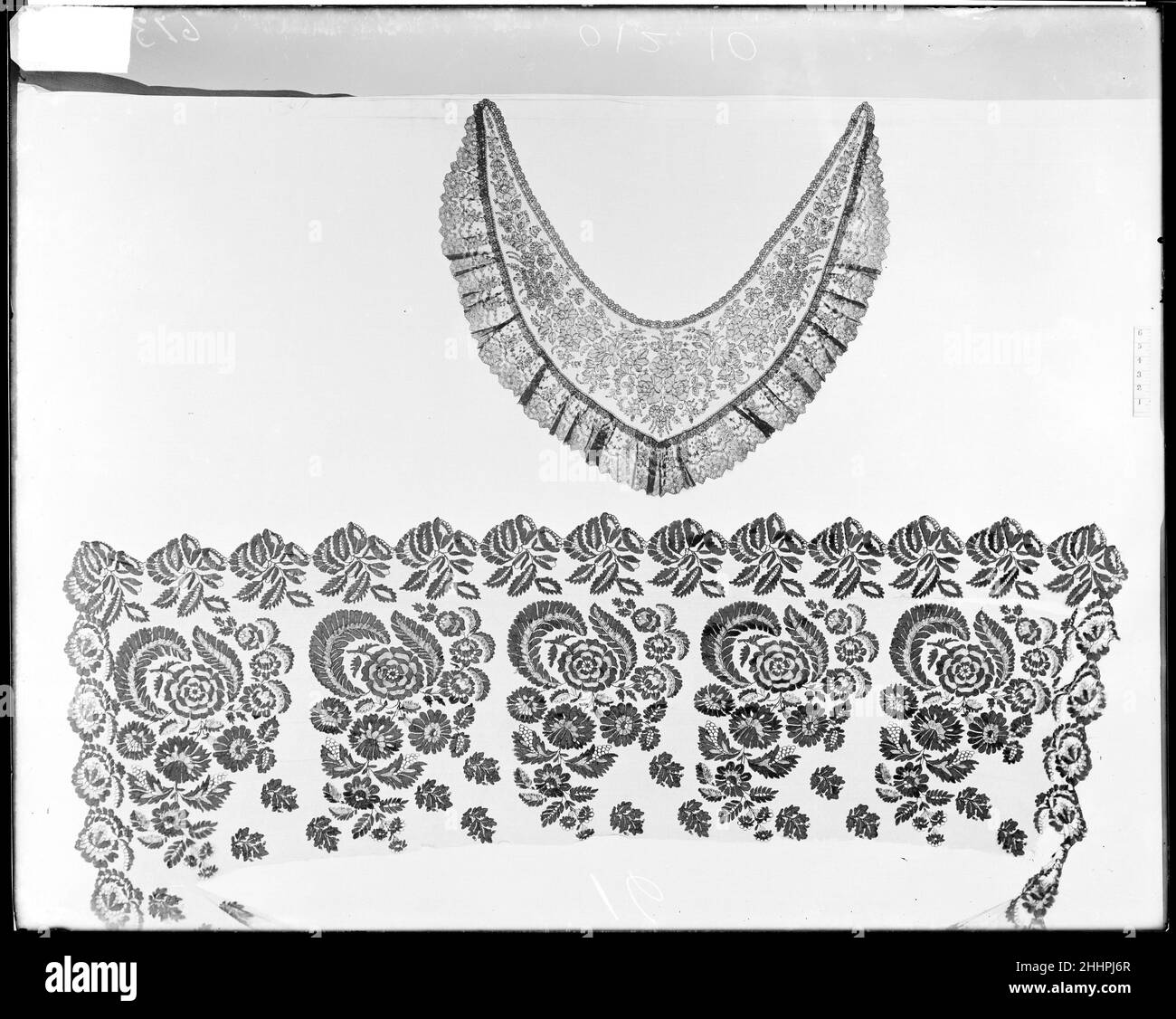 Fichu Black and White Stock Photos & Images - Alamy