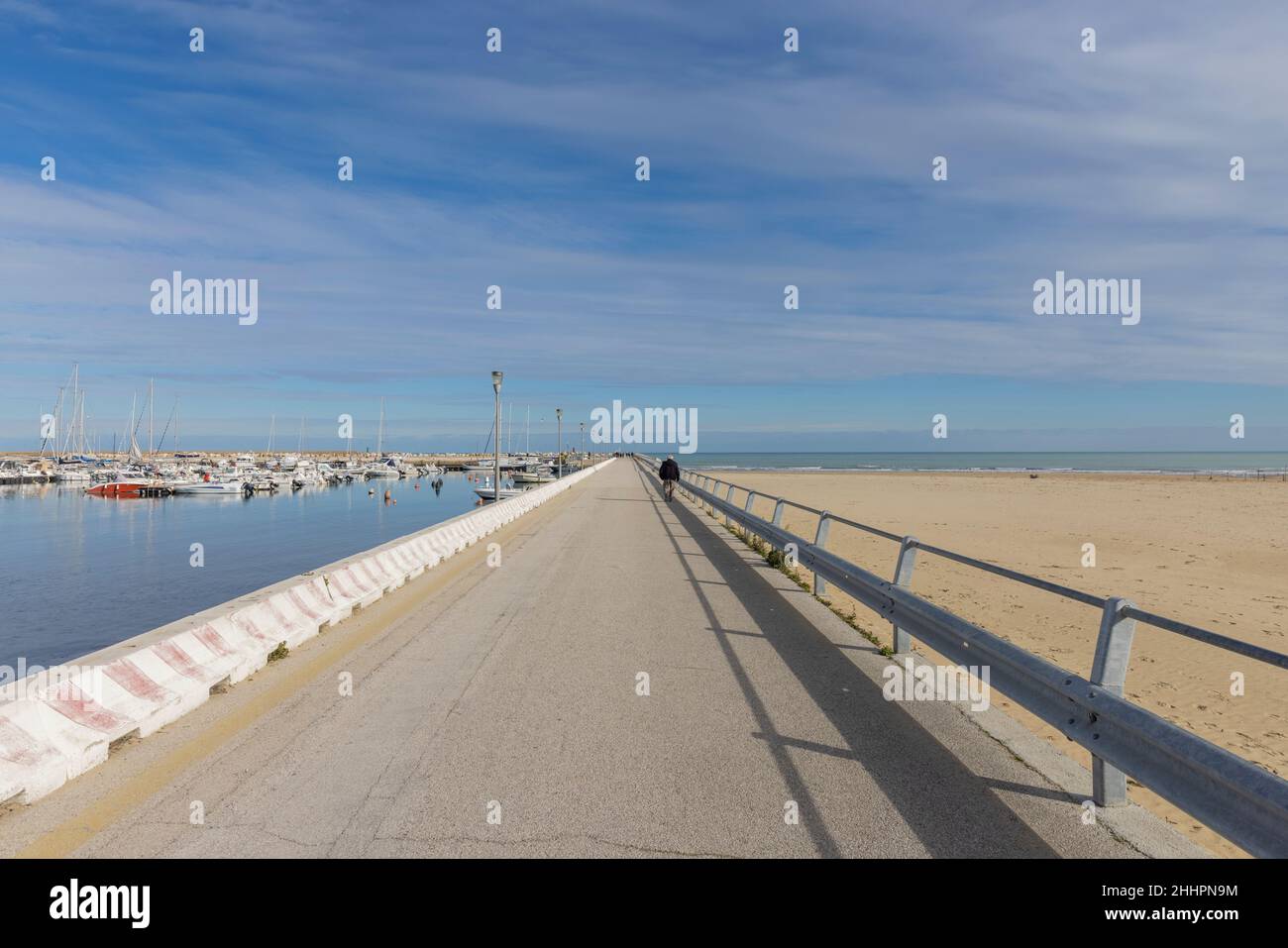 Ortona tourist port and beach Stock Photo - Alamy