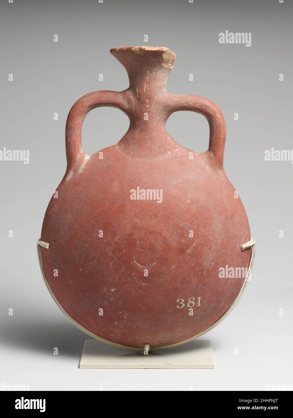 Terracotta lentoid flask hi-res stock photography and images - Alamy