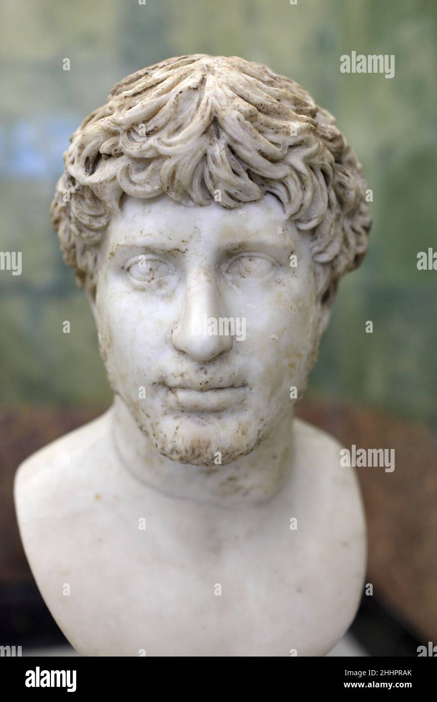 Verus head sculpture hi-res stock photography and images - Alamy