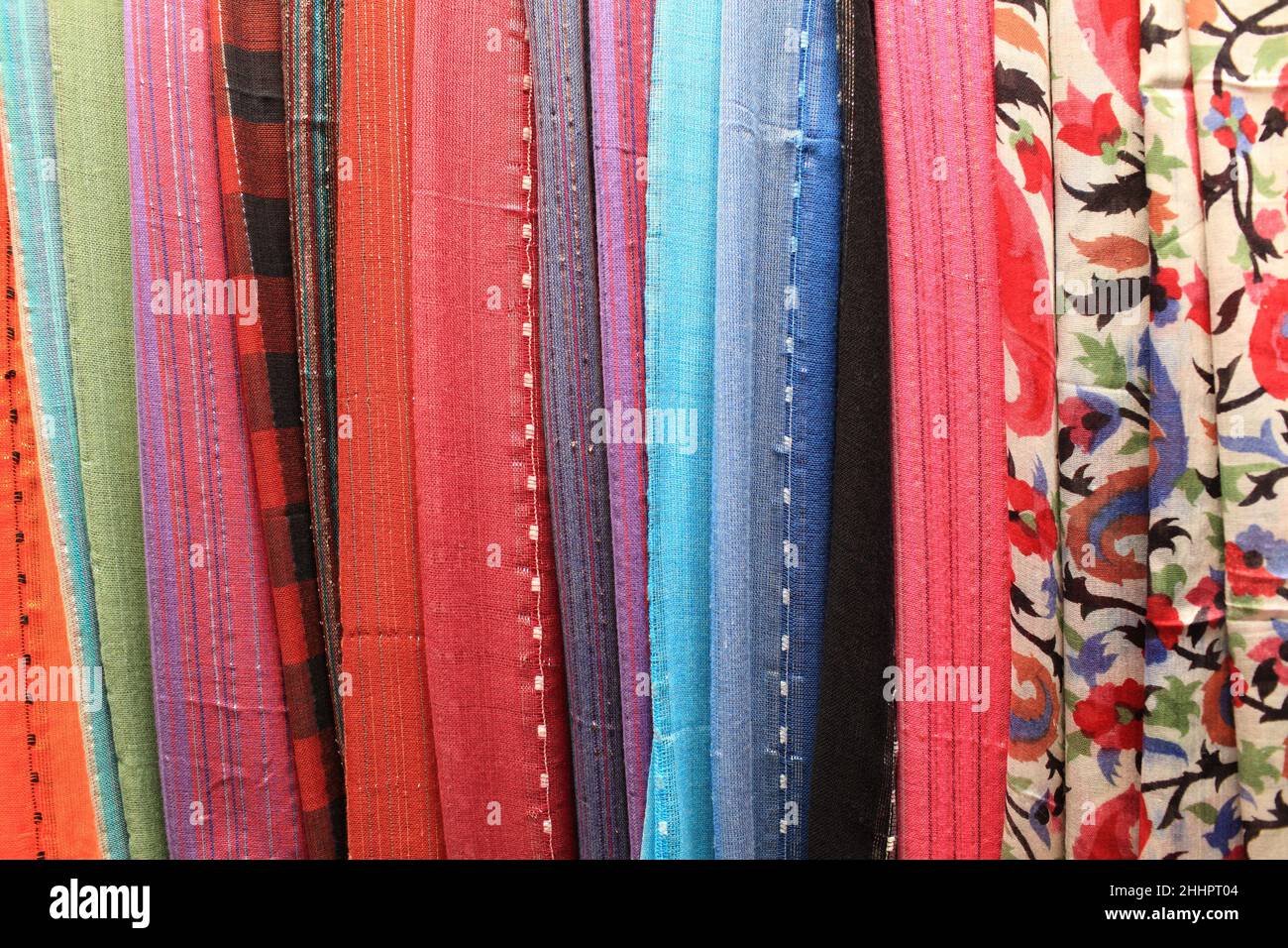 Samarkand souvenir textile market hi-res stock photography and images ...