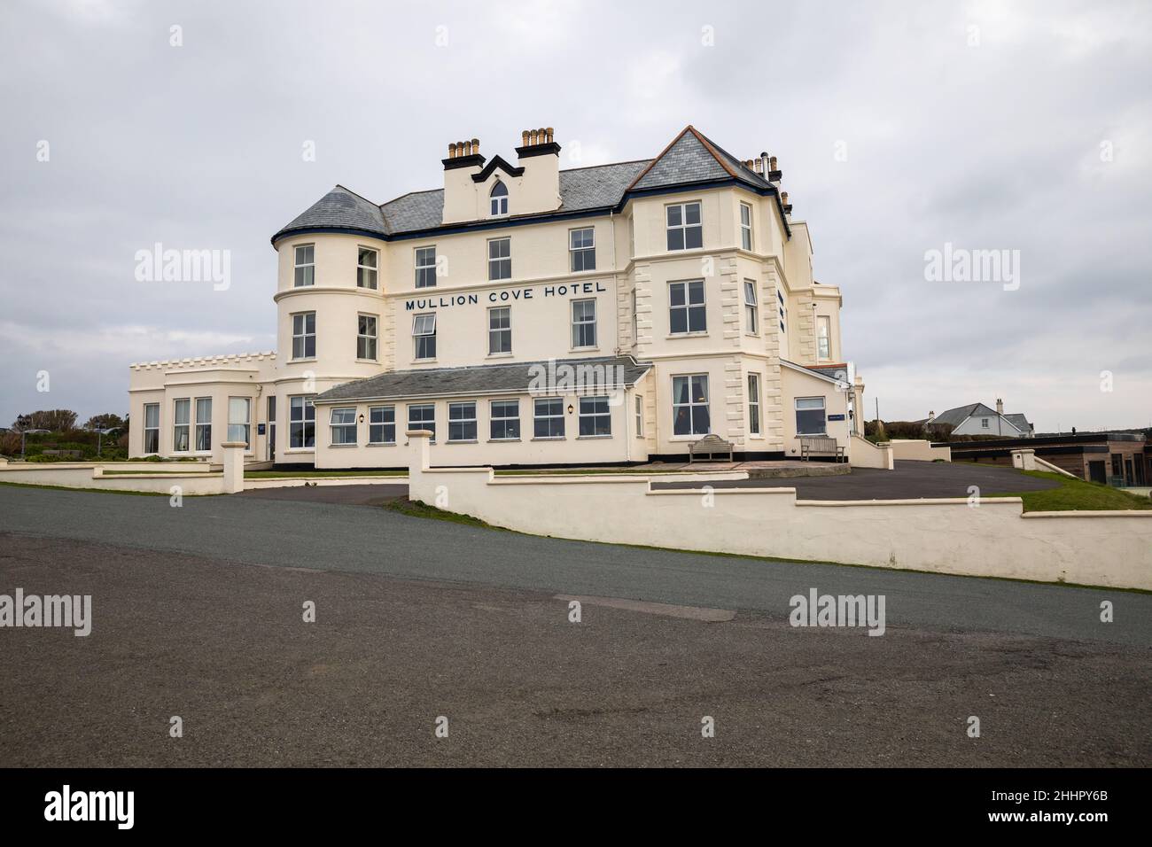 Mullion Cove Hotel, Mullion, Cornwall,UK Stock Photo - Alamy
