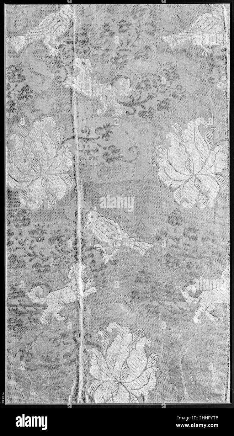 Piece 18th century Portuguese. Piece. Portuguese. 18th century. Silk ...