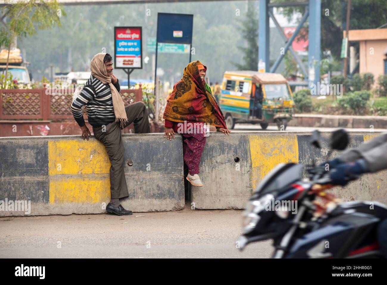 Road divider hi-res stock photography and images - Alamy