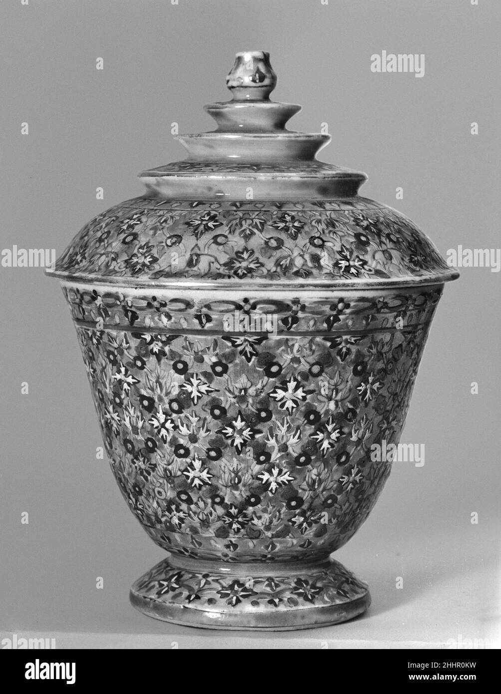 Covered cup with floral pattern 19th century China. Covered cup with ...
