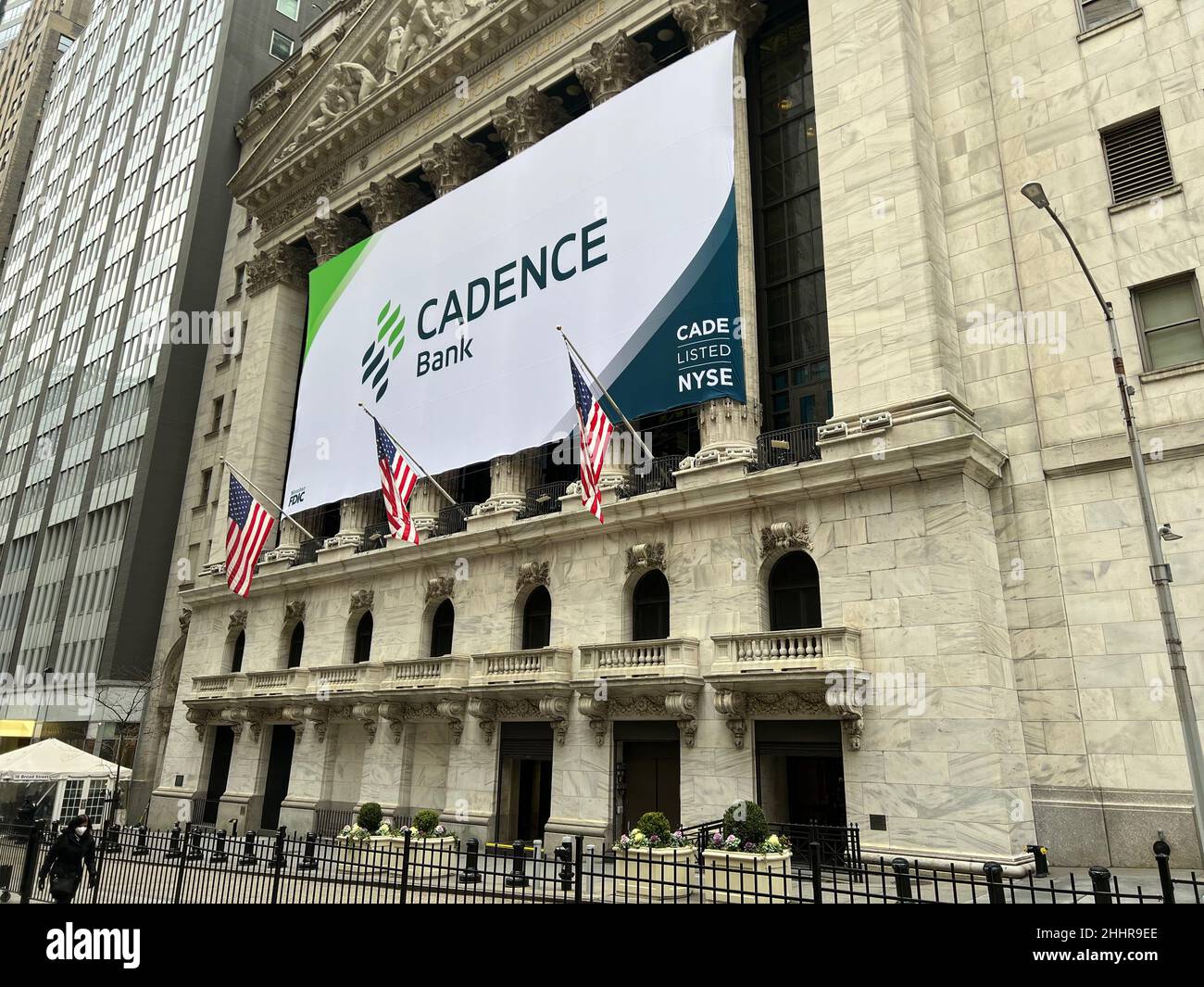 Cadence Bank launched its new logo at the New York Stock Exchange (NYSE ...
