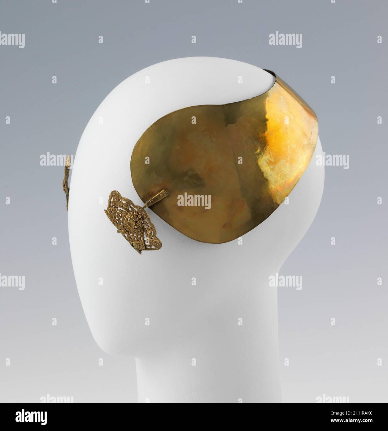 Traditional dutch lace cap hi-res stock photography and images - Alamy