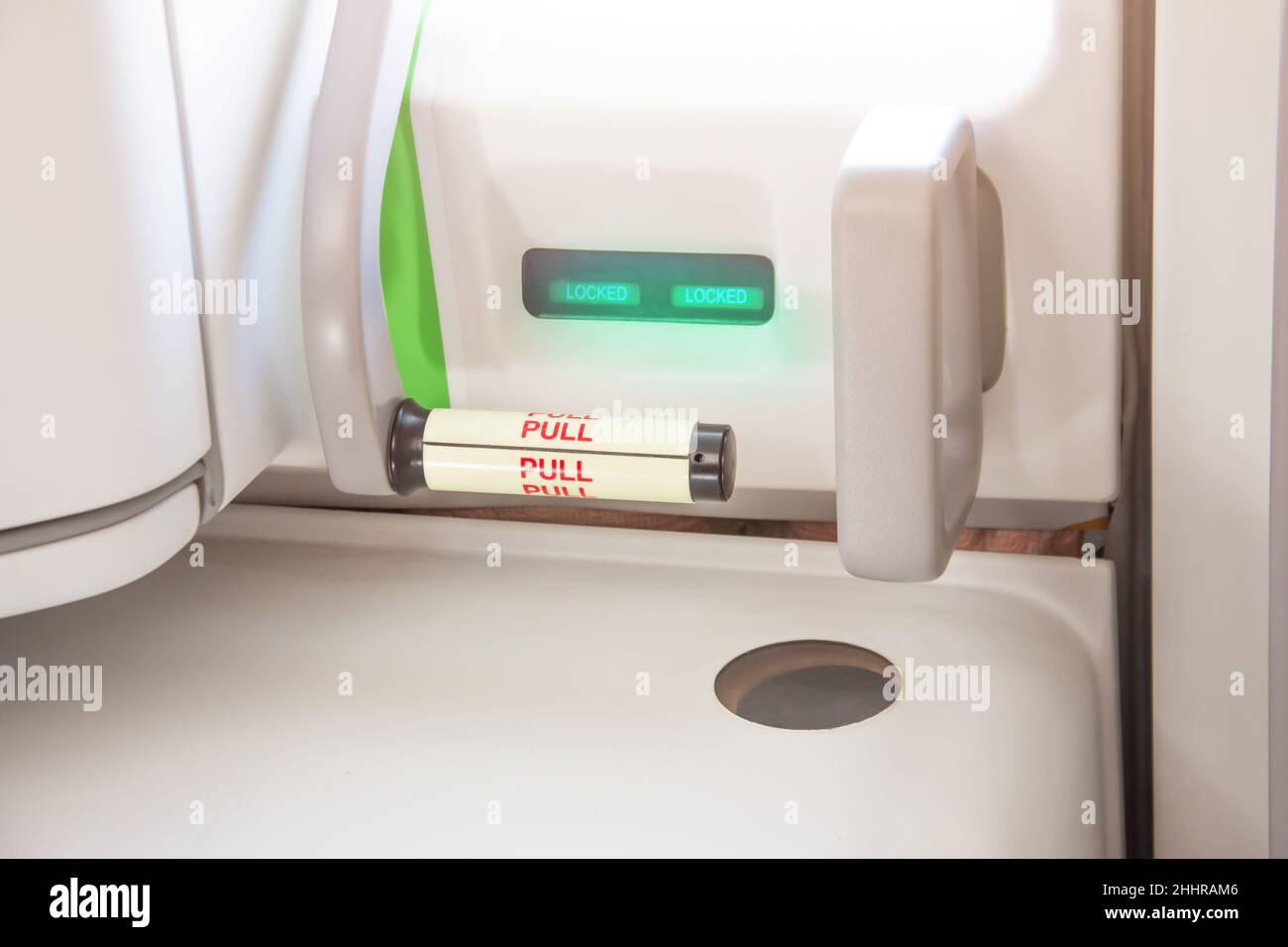 Pull handle for opening and closing aircraft doors from the inside in ...
