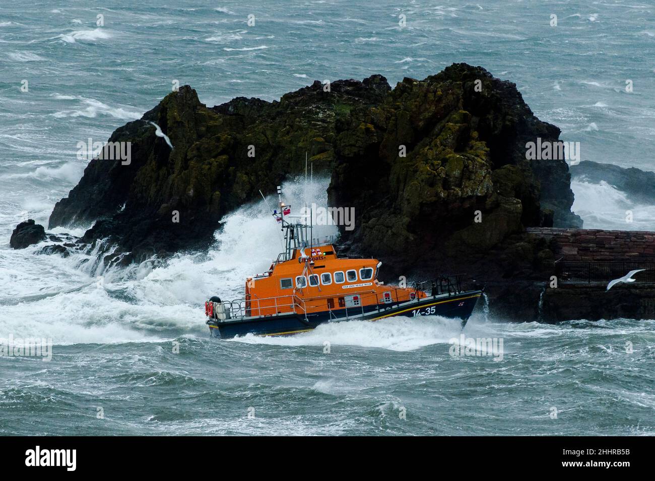 Dunbar lifeboat hi-res stock photography and images - Alamy