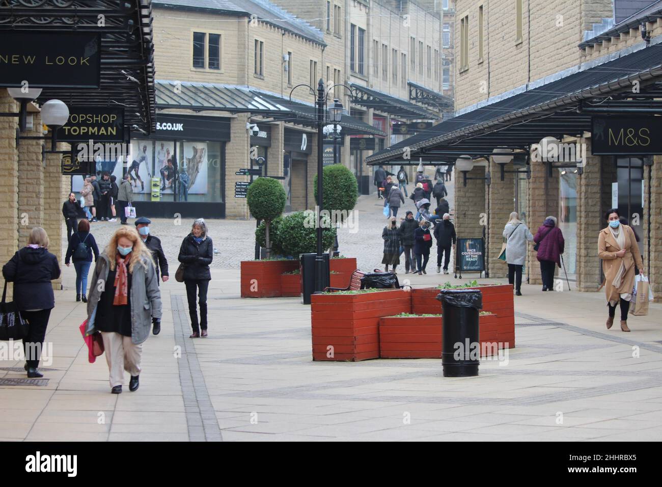 Halifax town centre shopping centre hi-res stock photography and images ...