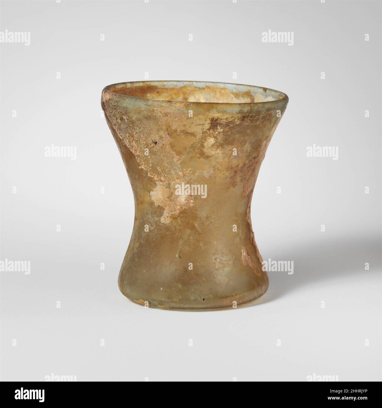 Inverted glass beaker hi-res stock photography and images - Alamy