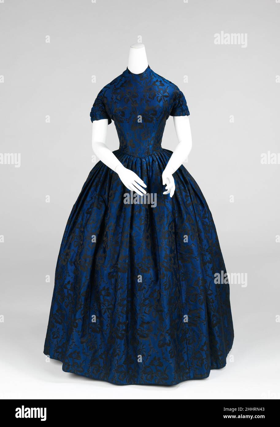 Evening dress 1850–52 American The female silhouette of the middle of ...