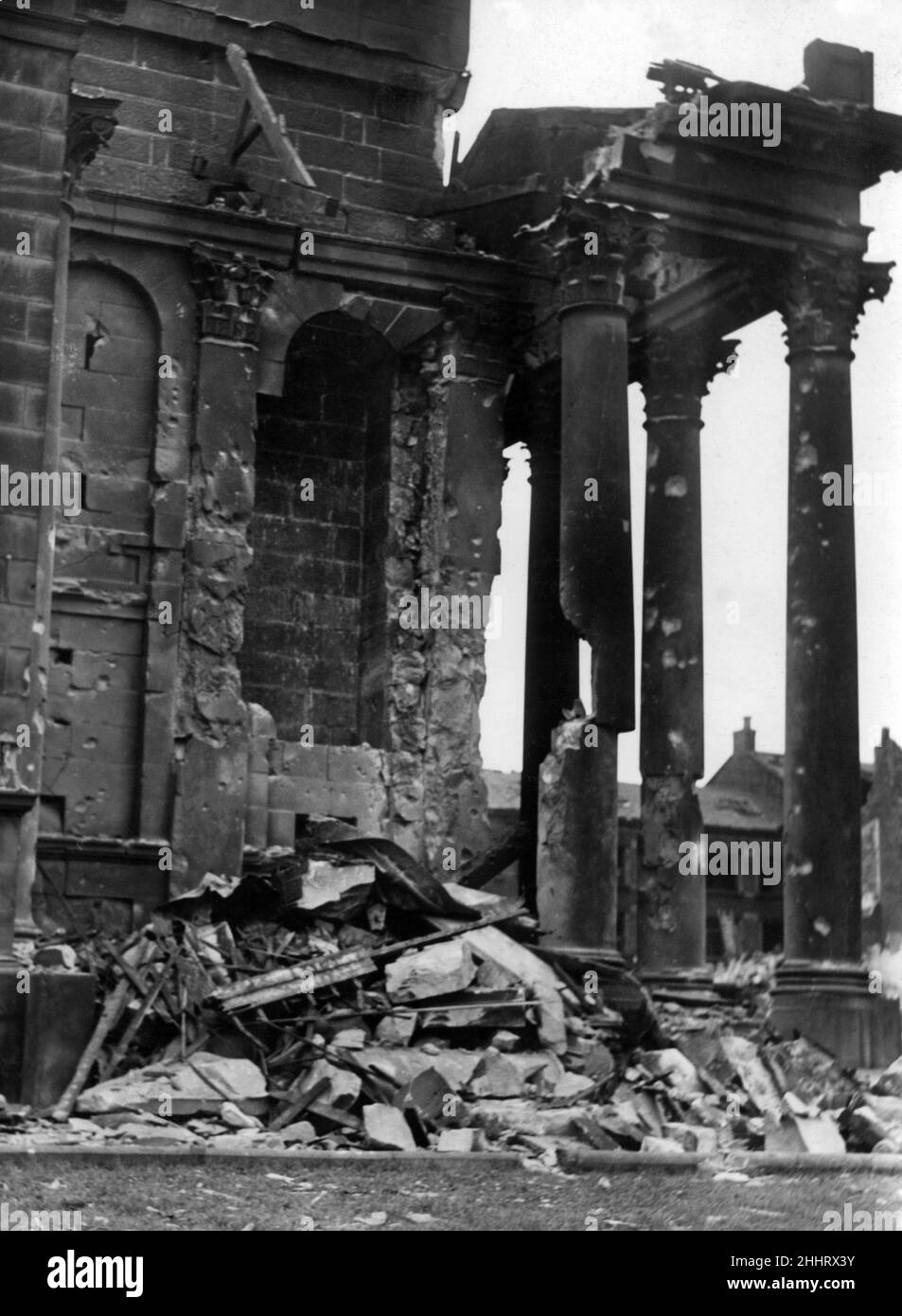 Liverpool Blitz damage. Part of the damage to St Michael's Church, Pitt ...