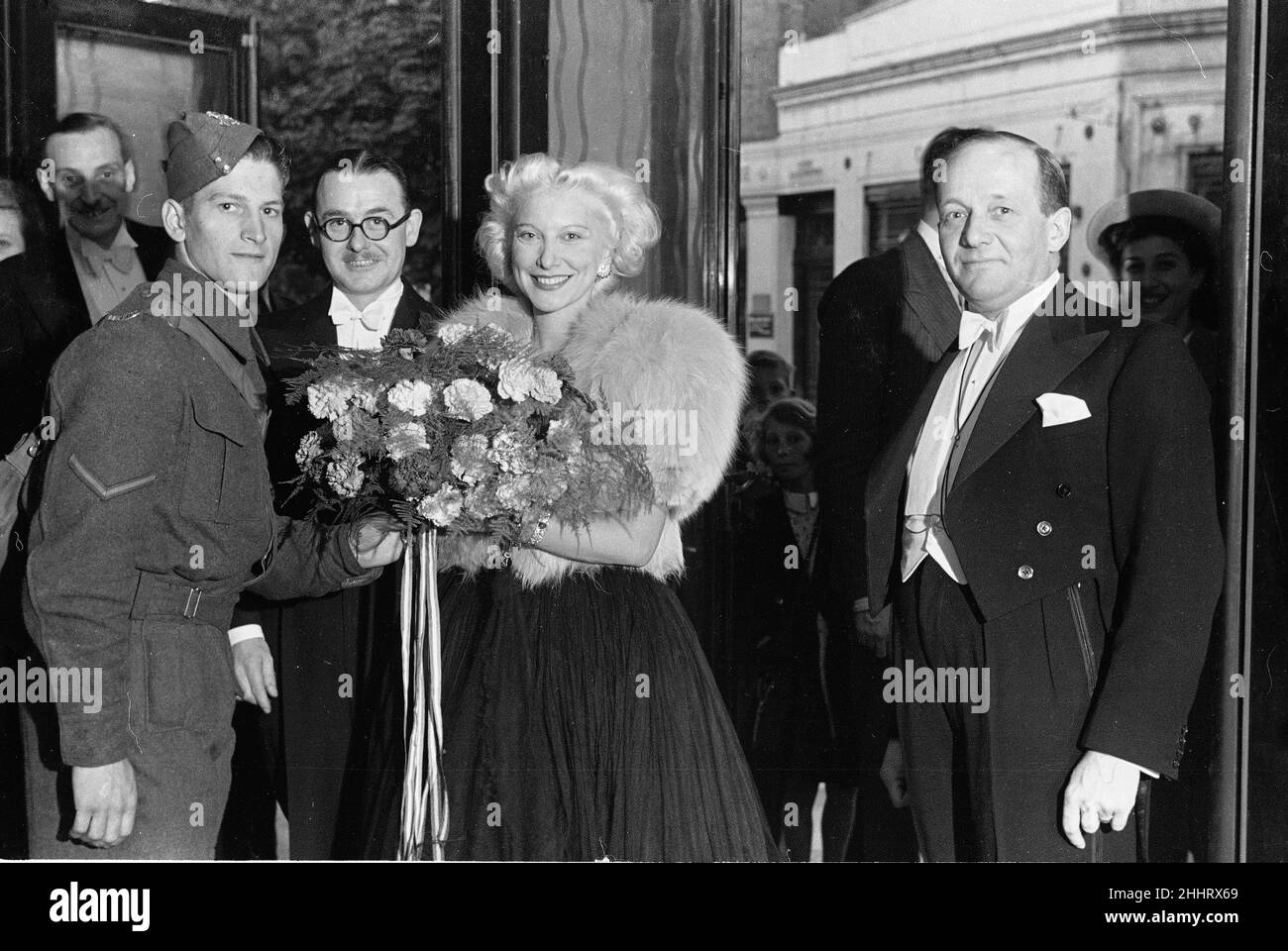 Alfieri. American singer Frances Day at The Odeon, Kingston. October ...