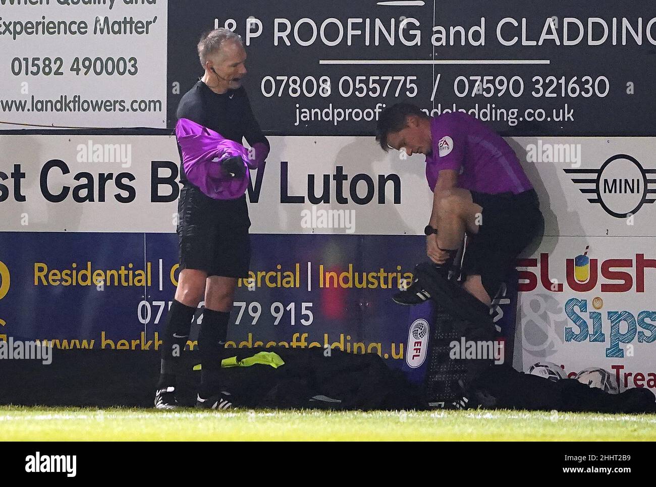 Assistant referee john busby hi-res stock photography and images - Alamy